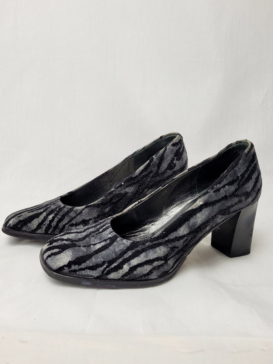 Vintage 90s high heel velveteen square toe pumps shoes – Mellina Vintage