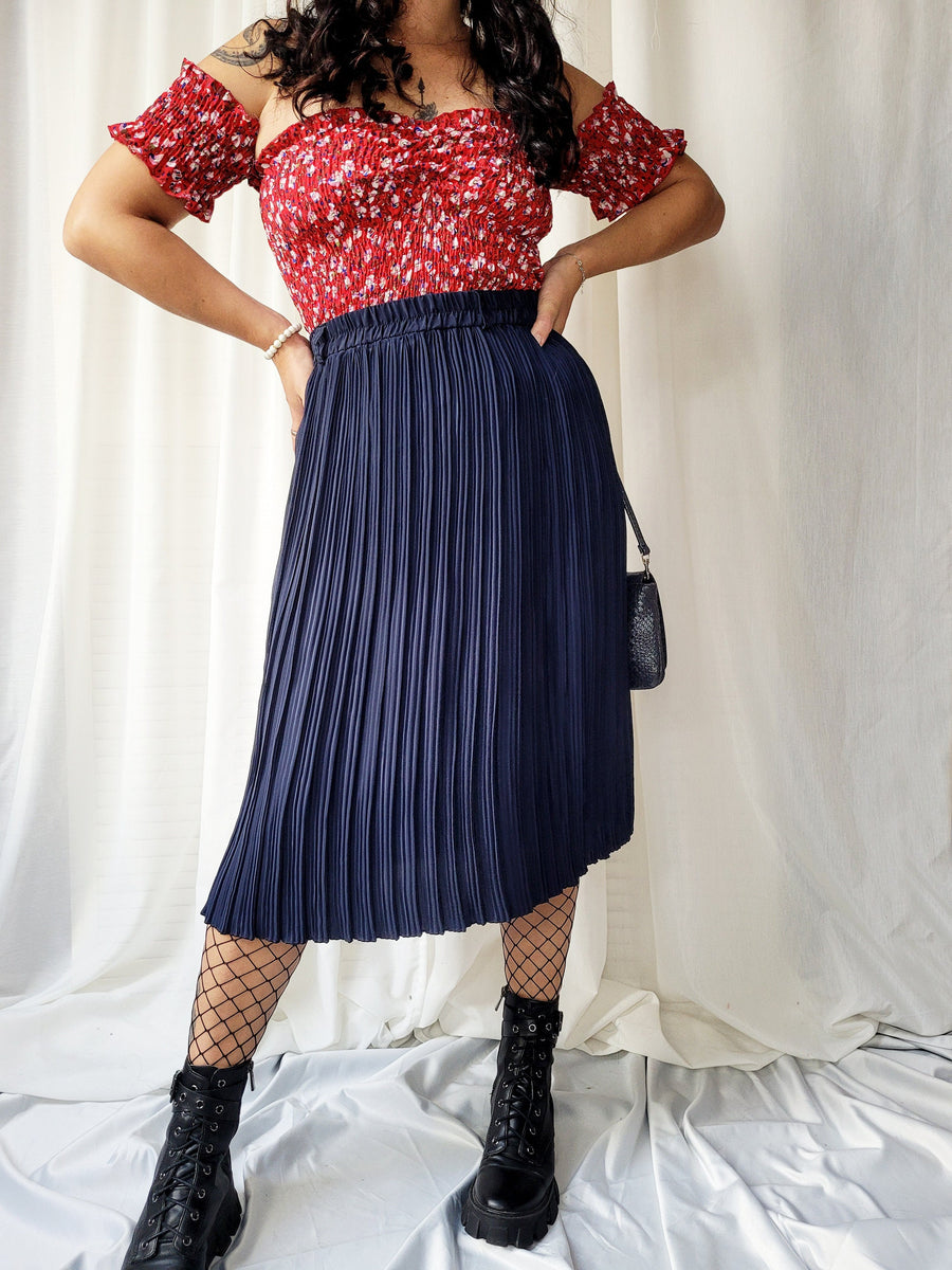 Vintage 90s navy blue corrugated midi skirt – Mellina Vintage